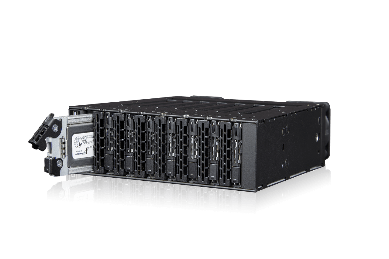 8 x M.2 NVMe SSD PCIe 4.0 Mobile Rack for 5.25" Bay with 8 x OCuLink