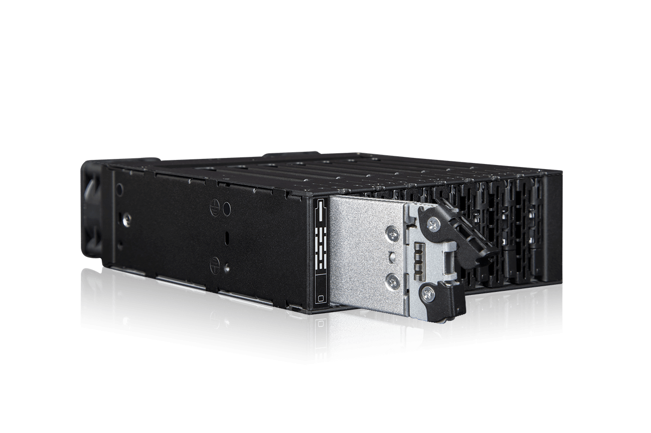 8 x M.2 NVMe SSD PCIe 4.0 Mobile Rack for 5.25" Bay with 8 x OCuLink